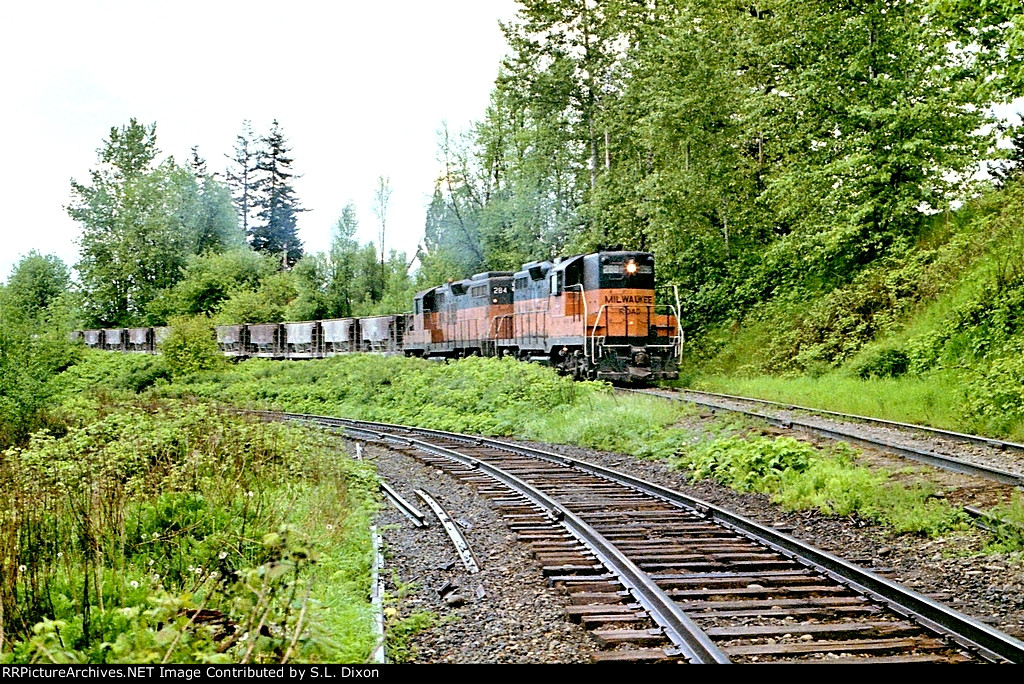 MILW 288 extra ore train